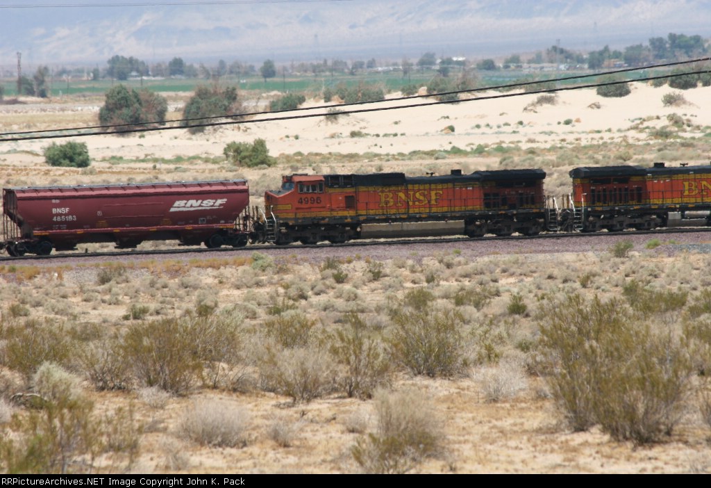 BNSF 4996